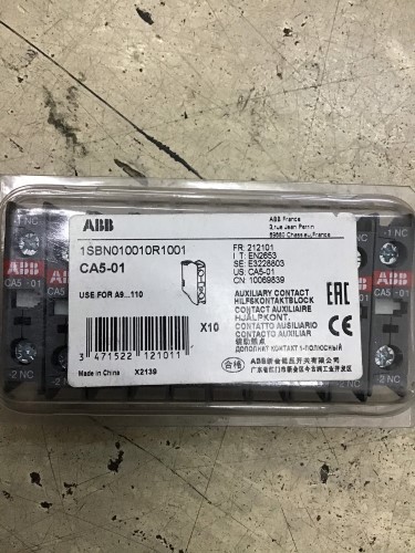 ABB CA5-01 AUXILIARY CONTACT BLOCK ราคา 300 บาท