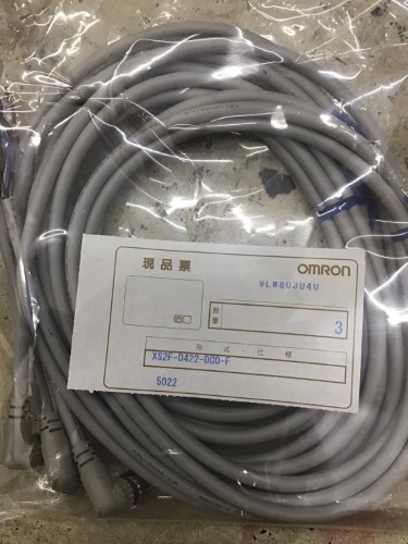 OMRON XS2F-D422-DC0-F ราคา 399 บาท