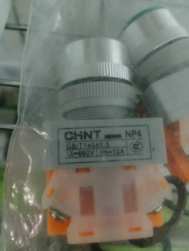 NP4 GB/T14048.5 สีส้ม CHINT NP4 ราคา 40 บาท