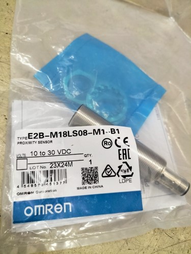 OMRON PROXIMITY SENSOR MODEL: E2B-M18LS08-M1-B1 10-30VDC ราคา 1,400.00 บาท