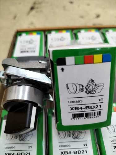 SCHNEIDER XB4-BD21 ราคา 226.05 บาท