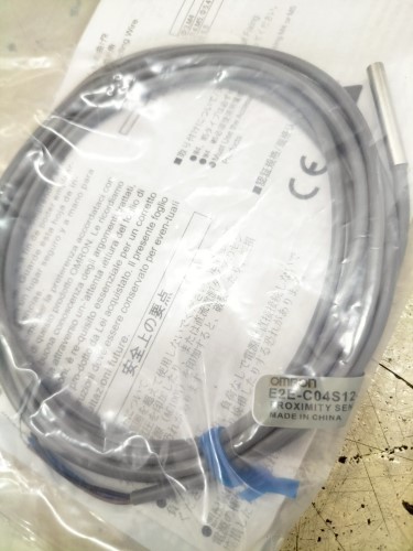 OMRON PHOTOELECTRIC SENSOR MODEL: E2E-C04S12-WC-C1 10-30VDC ราคา 960.00 บาท