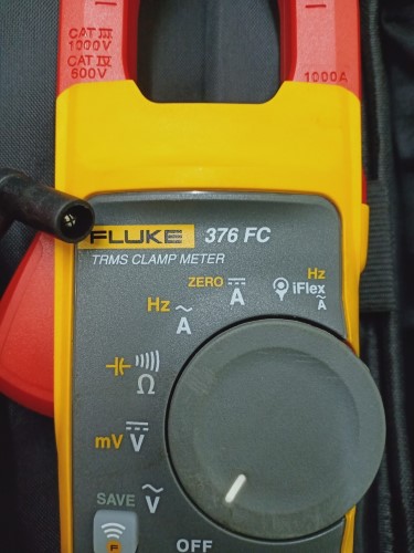 FLUKE MODEL:376 FC TRMS CLAMP METER ON METER AC/DC ราคา 18,000 บาท