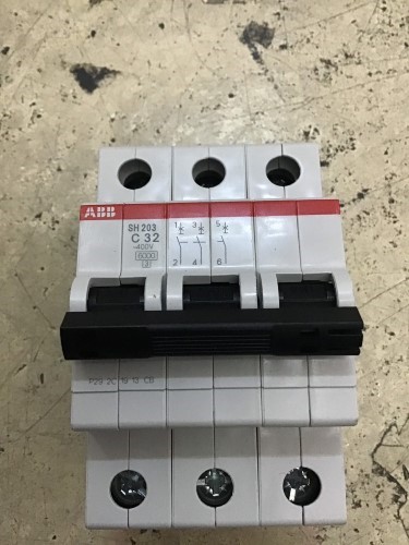ABB SH203-C32 ราคา 894 บาท