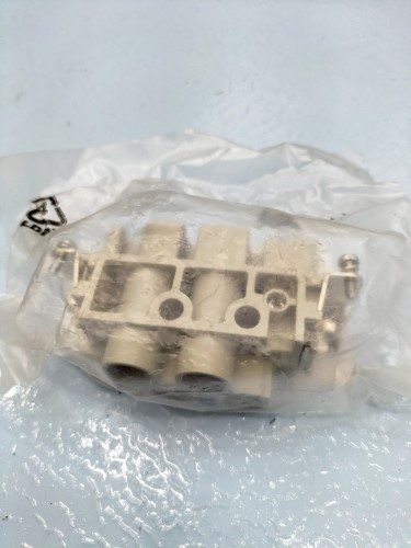 HARTING FEMALE INSERT MODEL: 09380062701 ราคา 2,625.50 บาท