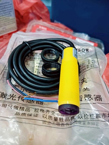 HAFIHA PROXIMITY SENSOR E3F-DS30C4 ราคา 1,000.00 บาท