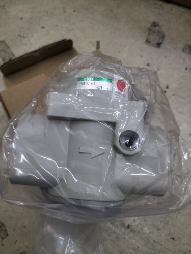 CKD REGULATOR MODEL: 2303-8C-W-R ราคา 6,460 บาท