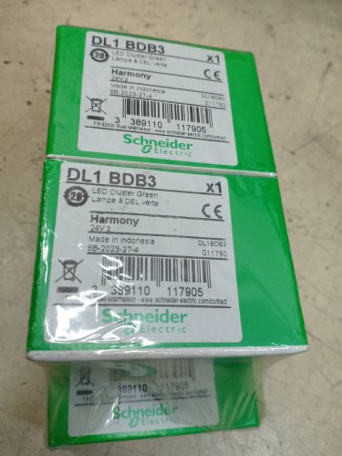 SCHNEIDER LED LAMPE MODEL: DL1 BDB3 24VAC GREEN ราคา 1,290 บาท