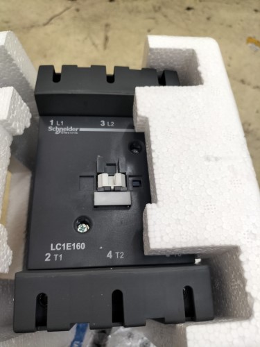 SCHNEIDER MODEL: LC1E160 220VAC ราคา 5,568.00 บาท