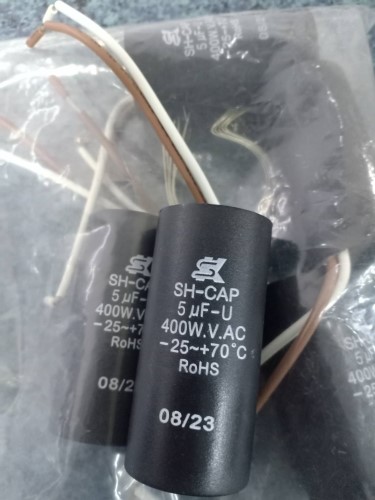 CAPACITOR SK SH-CAP 5UF-U 400VAC ตัวกลมสีดำ ราคา 280 บาท