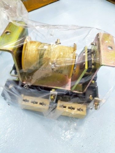 SRK CONTACTOR MANUFACTURERS MODEL: CZO-100G/20 100A 220VDC ราคา 6,800. ...