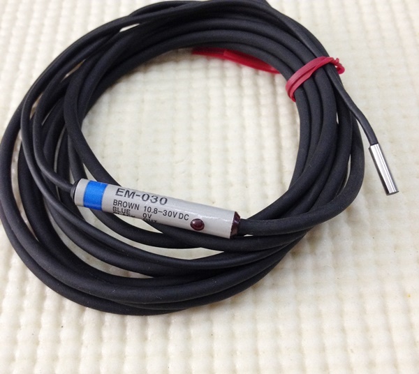 KEYENCE EM-030 ราคา 1700 บาท