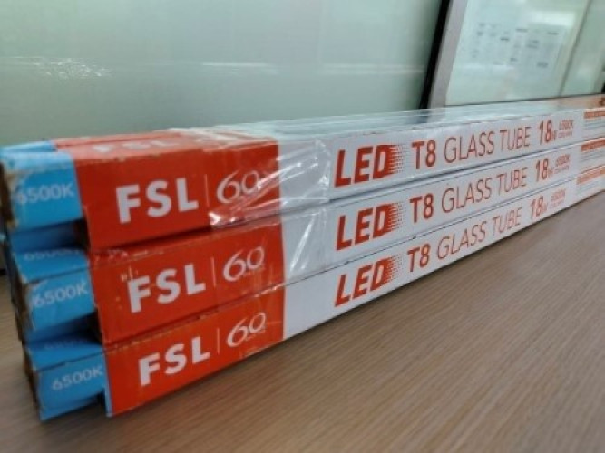 หลอดไฟ FSL LED T8 GLASS TUBE 18W 6500K COOL WHITE ราคา 60.00 บาท
