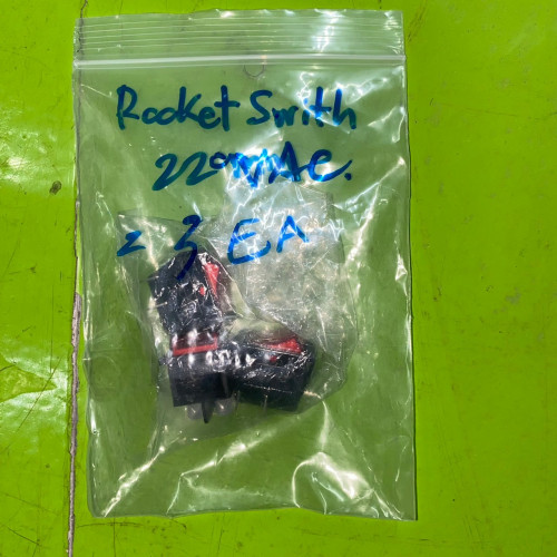 สวิทซ์ปุ่มกด สีแดง ขนาดใหญ่ (Rocket Switch) 220VAC ราคา 90 บาท
