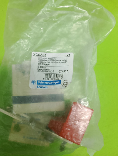 XCSZ03 SCHNEIDER ราคา 2,100 บาท