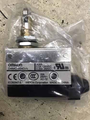 OMRON D4MC-5040 220V ราคา 466 บาท