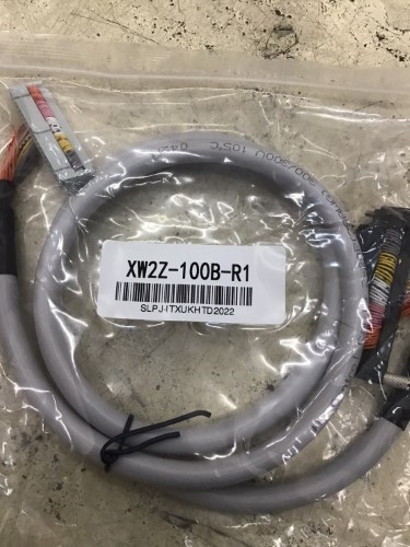 OMRON XW2Z-100B-R1 ราคา 1,200 บาท