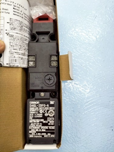 OMRON GUARD LOCK SAFETY-DOOR SWITCH MODEL: D4GL-2DFG-A 24VDC ราคา 8,900 ...