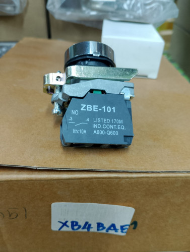 XB4BA51 SCHNEIDER ราคา 300 บาท