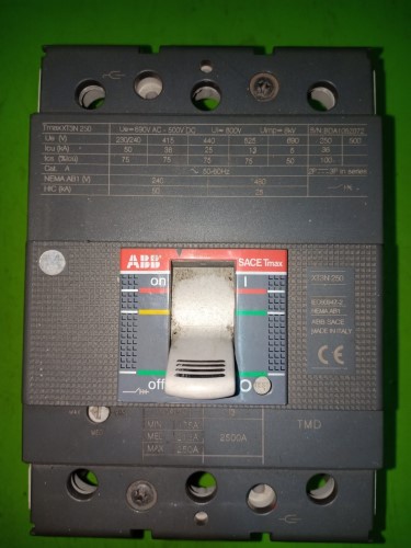 ABB XT3N250 ราคา 3,100 บาท