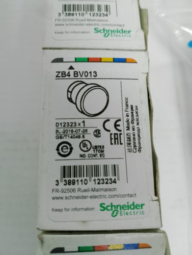 Zb4 Bv013 Schneider ราคา 320 บาท
