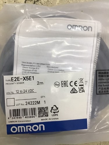 OMRON XS2F-D422-DC0-F ราคา 1,050 บาท