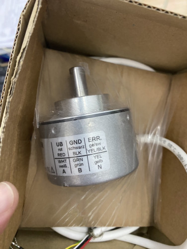 HENGSTLER INCREMENTAL ENCODER MODEL: 0522132 R158-O/25EK.42KB 10-30VDC ...