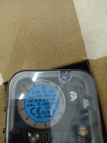 DUNGS DIFFERENTIAL AIR PRESSURE SWITCH MODEL: LGW 10 A2 107417 ราคา 2,744 บาท
