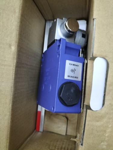 TELEMECANIQUE LIMIT SWITCH MODEL: XCKMR54D1 ราคา 5,650 บาท