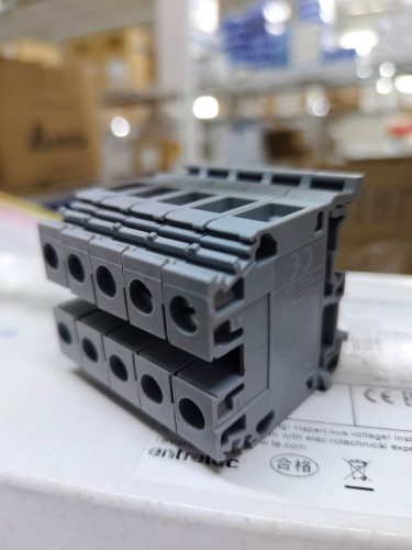 TE TERMINAL BLOCK ENTRELEC SNA MODEL: 1SNA115120R1700 M10/10 ราคา 50.00 บาท