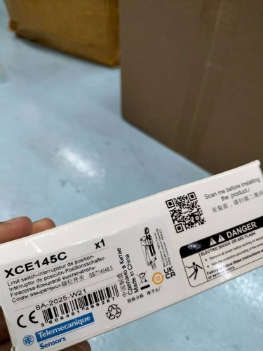 TELEMECANIQUE LIMIT SWITCH MODEL: XCE145C ราคา 1,000.00 บาท