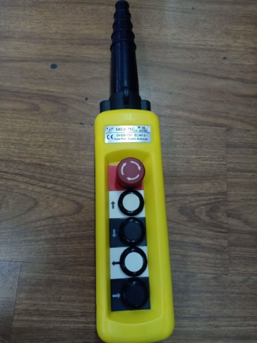 รีโมทคอนโทรล สวิตช์รอก XAC-A4713 220VAC 5A ราคา 2,800 บาท