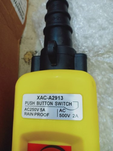SCHNEIDER PUSH BUTTON SWITCH MODEL : XAC-A2913 AC250V 5A ราคา 1,300.00 บาท