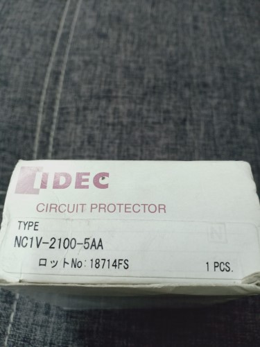IDEC CIRCUIT PROTECTOR NC1V-2100-5AA ราคา 850 บาท