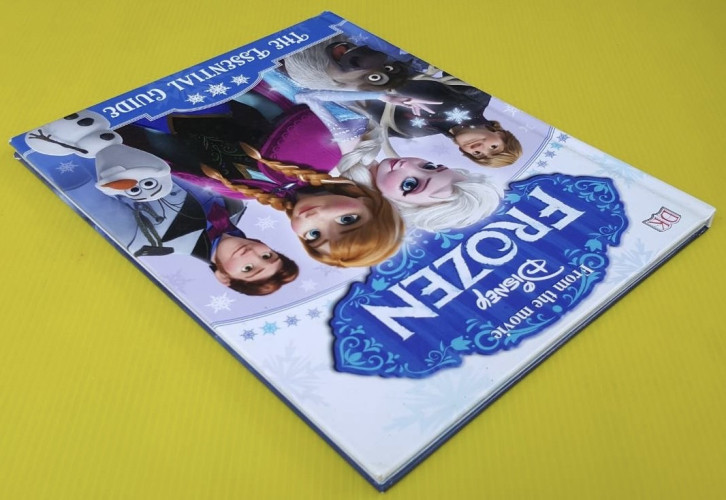 FROZEN Disney THE ESSENTIAL GUIDE