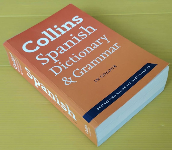 Collins Spanish Dictionary & Grammar IN COLOUR