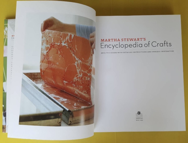 MARTHA STEWART'S Encyclopedia of Crafts