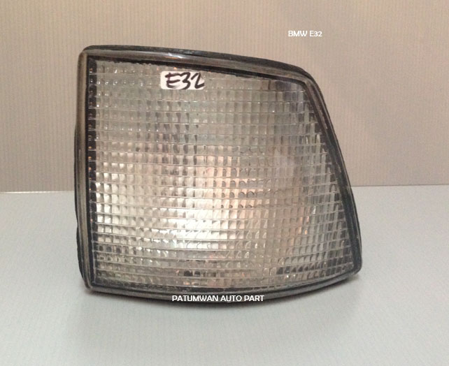 ไฟเลี้ยวมุม BMW E32