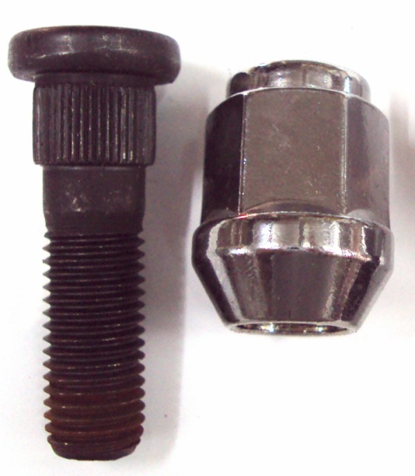 สกรูล้อหลัง TOYOTA 4WD แกนชุบแข็งหัวทะลุ (2212017)