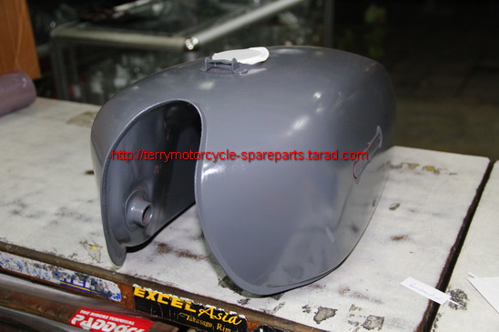 ถังน้ำมัน Yamaha RX100 Fuel tank สีพื้น และมีสำหรับหลายรุ่น โทรสอบถามนะครับ
