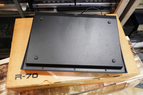 เหมือนใหม่กล่องครบ Roland R-70 (JAPAN) ซาวด์เพอคัสชั่นดีสุดๆ ลงจังหวะ ...