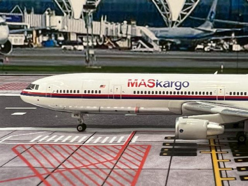Phoenix 1:400 MASkargo MD-11 N275WA PH1967