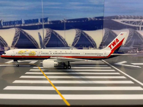 Inflight IF752TW0623 1:200 TWA 757-2Q8 N712TW [Width 19 Length 24 ...