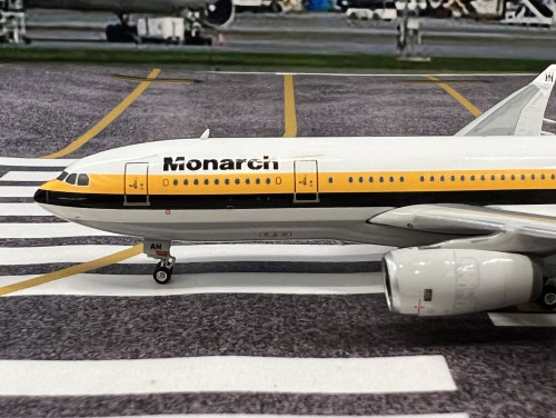 Phoenix 1:400 Monarch A330-200 G-SMAN PH1942