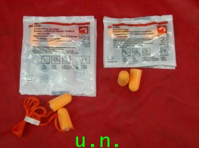 (ปลั๊กอุดหู 3M 1100 แบบไม่มีสาย(7฿)--(ปลั๊กอุดหู 3M 1110 แบบมีสาย(20฿)