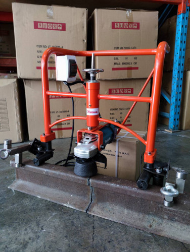 เครื่องเจียรรางรถไฟ Geismar รุ่น MP12